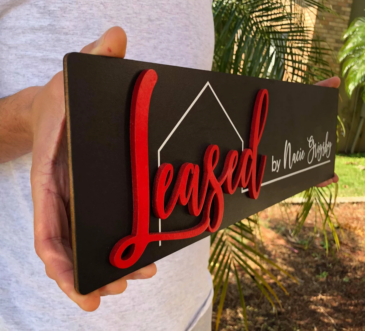 Rectangle Shaped Sign «Closed» – Real Estate Store