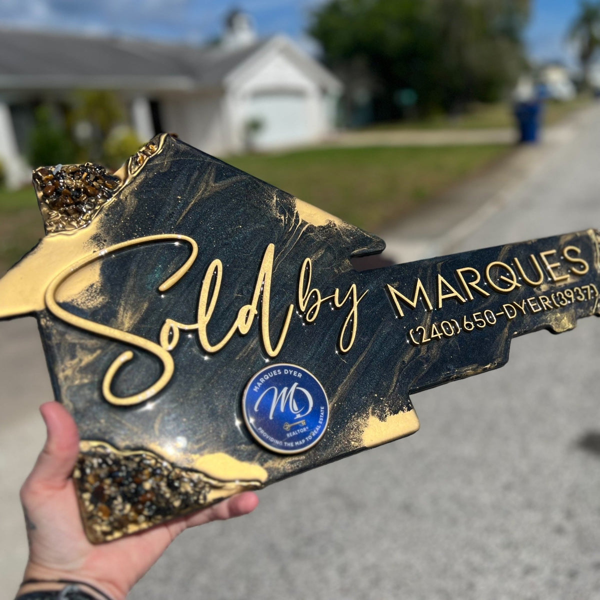 Epoxy Resin Key Sign in the shape of a House – Real Estate Store