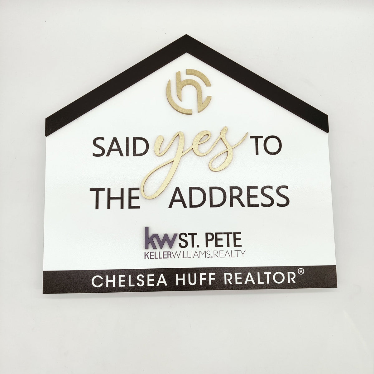 Minimalistic House Shaped Sign – Real Estate Store